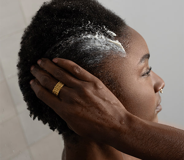 Pre-Shampoo Hair Guide: What Does Pre-Poo Do? | Cécred
